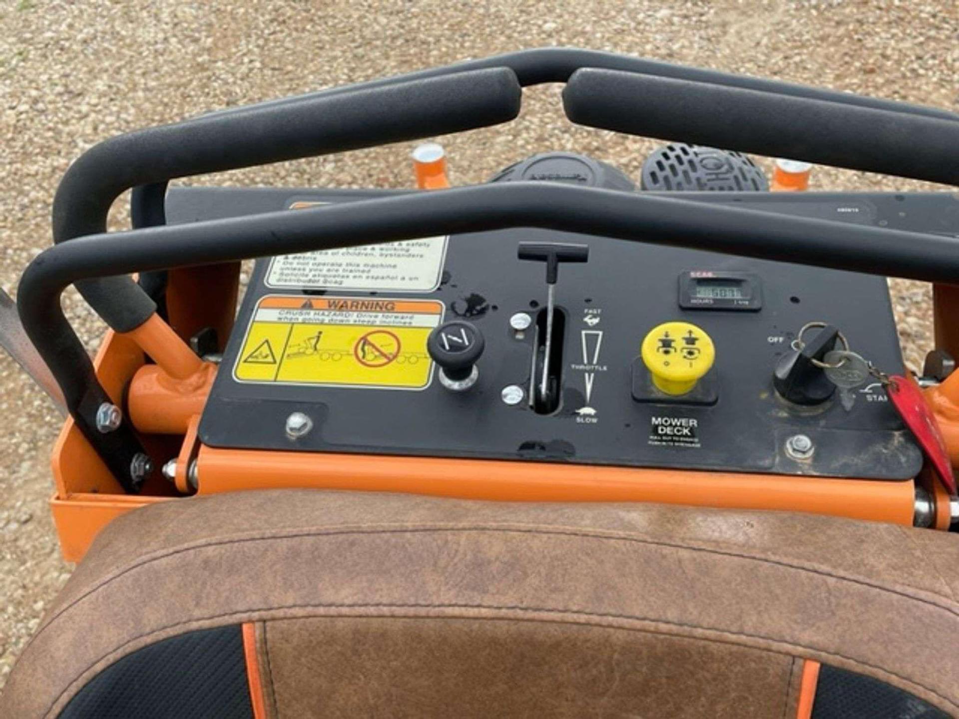 Tractor Zoom - Scag V-Ride II