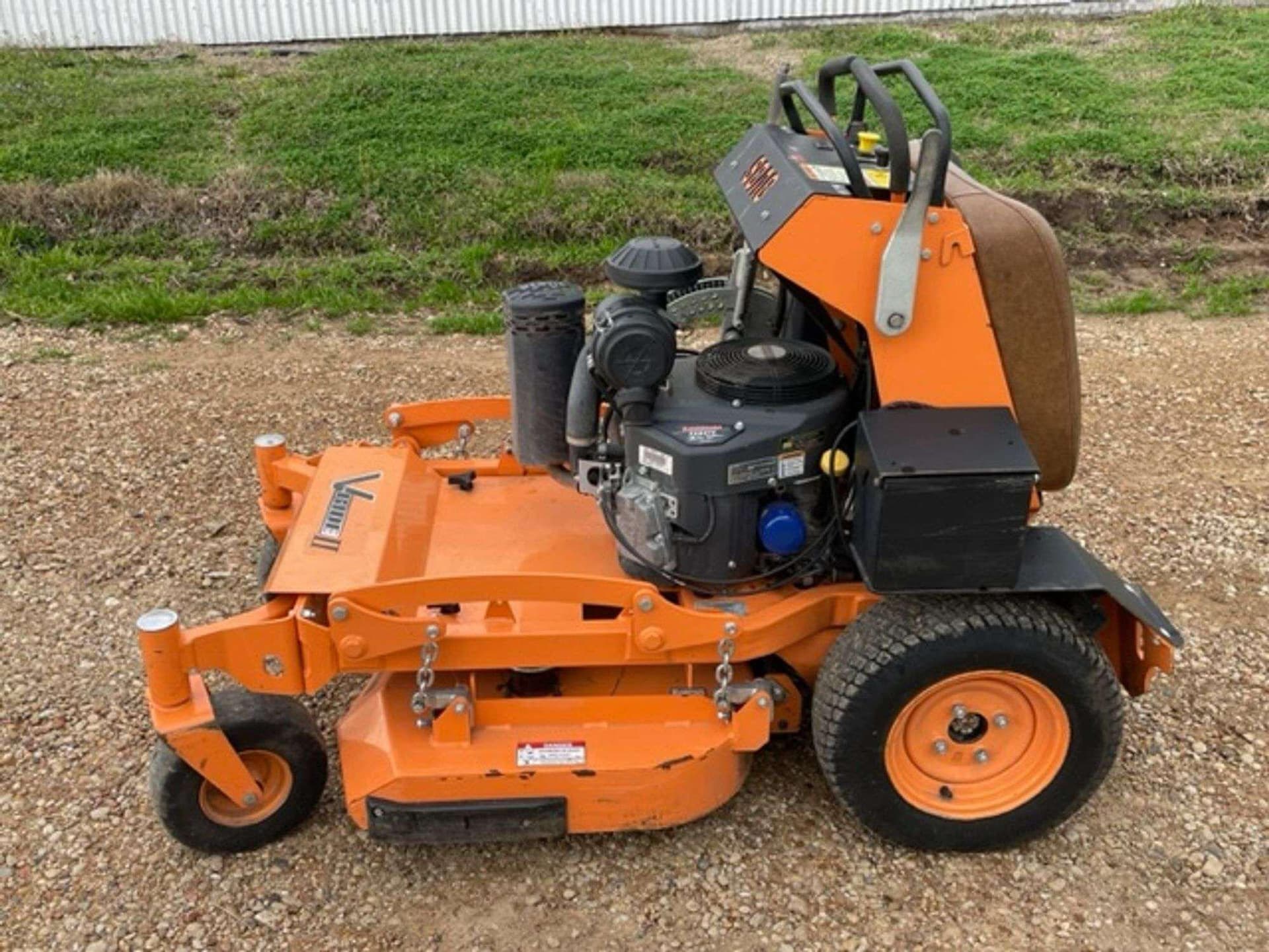 Tractor Zoom - Scag V-Ride II