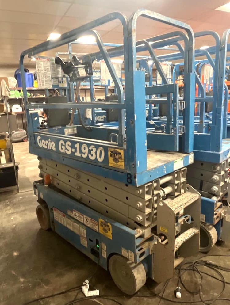 SOLD - Genie GS-1930 Construction Aerial Lifts | Tractor Zoom