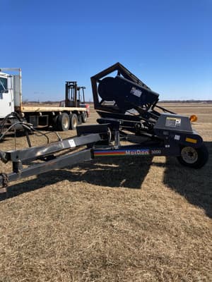 SOLD - MacDon 3000 Lot No. 82 Hay and Forage with 25 ft | Tractor Zoom