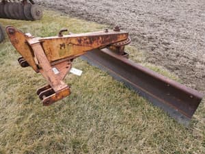 SOLD - Servis R900 Lot No. 3 Other Equipment | Tractor Zoom