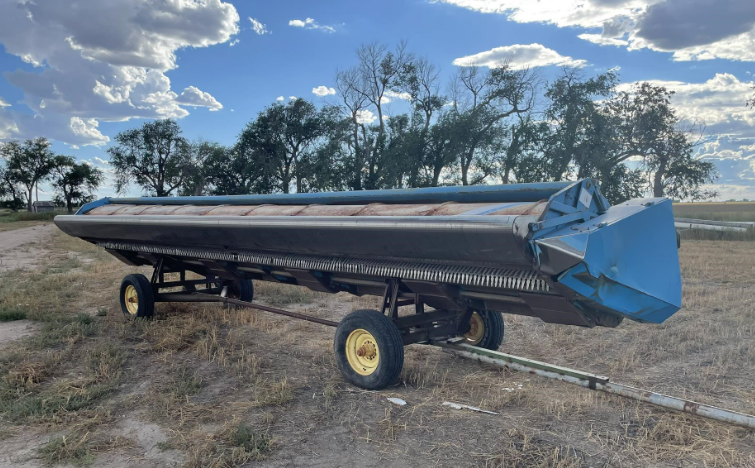 SOLD - Shelbourne Reynolds CX84 Harvesting with 24 ft | Tractor Zoom