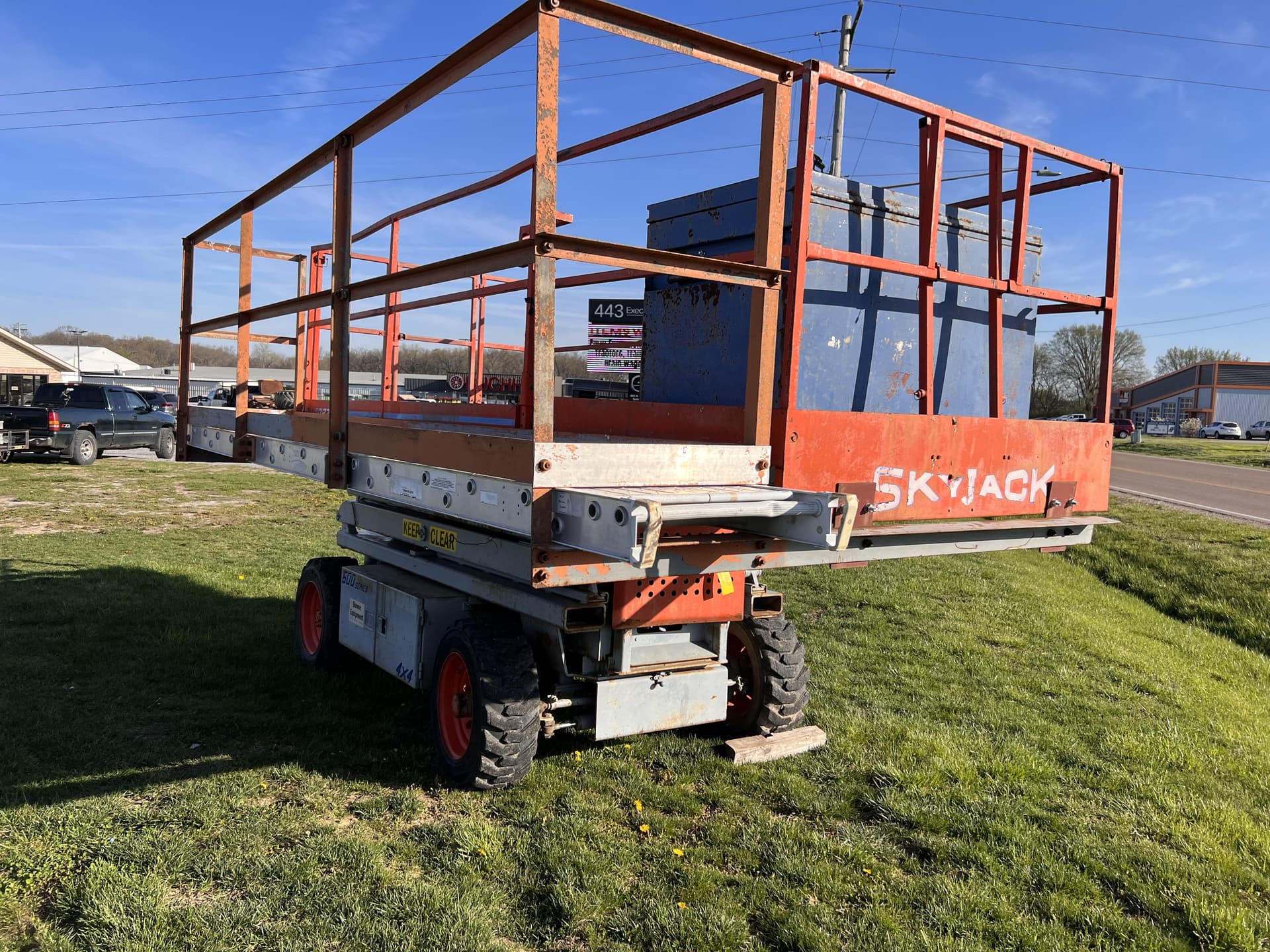 Sky Jack SJ-7027 Construction Aerial Lifts for Sale | Tractor Zoom