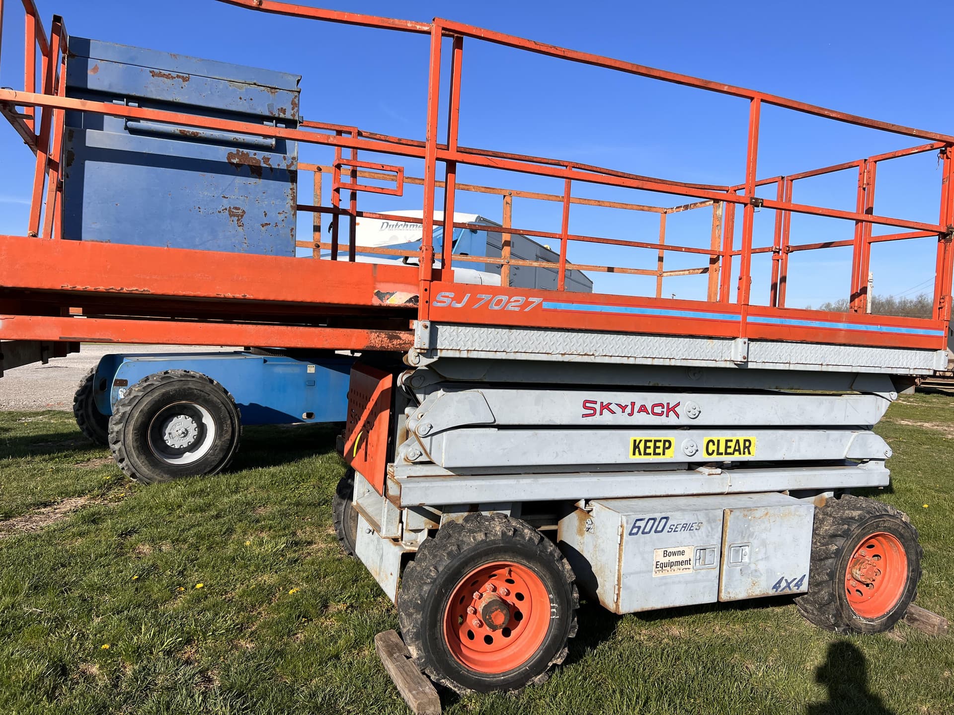 Sky Jack SJ-7027 Construction Aerial Lifts for Sale | Tractor Zoom