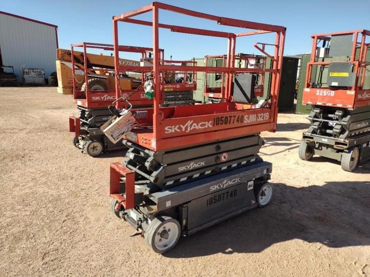 Sky Jack SJIII3219 Construction Aerial Lifts for Sale | Tractor Zoom