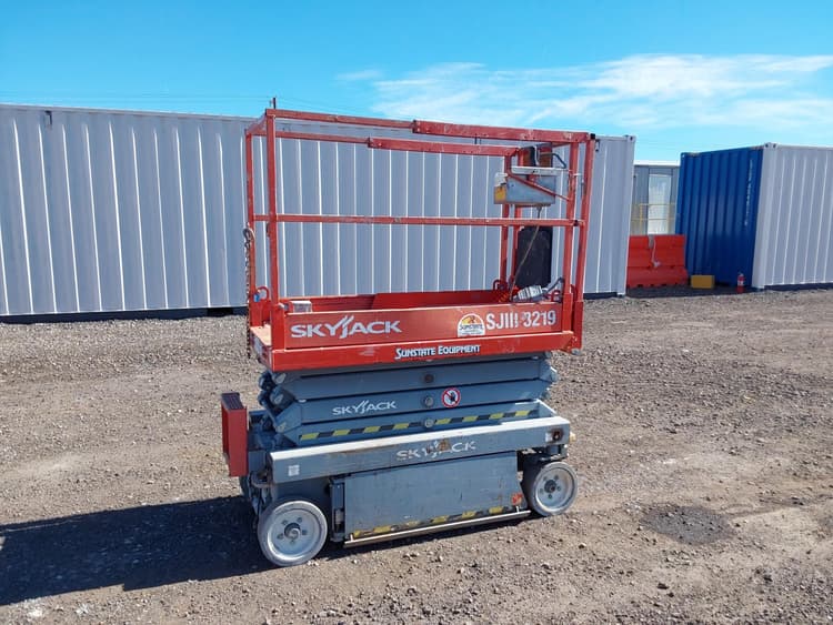 SOLD - Sky Jack SJ3219 Construction Aerial Lifts | Tractor Zoom