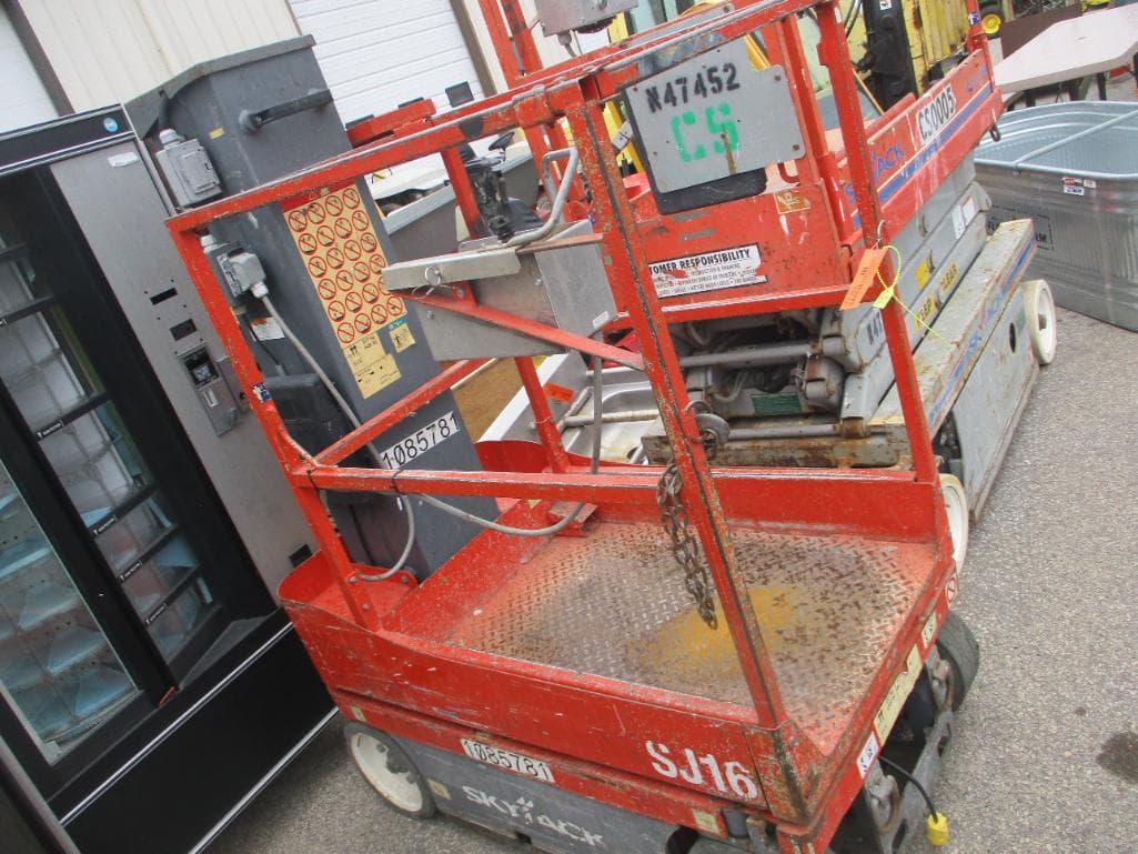 Sky Jack SJ16 Construction Aerial Lifts for Sale | Tractor Zoom