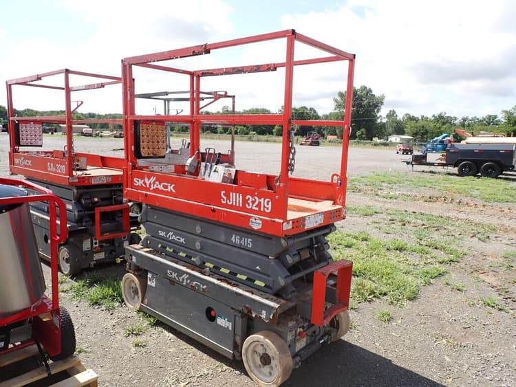 Sky Jack SJIII3219 Construction Aerial Lifts for Sale | Tractor Zoom