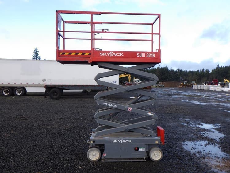 Sky Jack SJ3219 Construction Aerial Lifts for Sale | Tractor Zoom