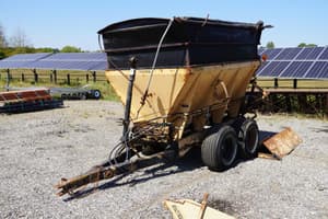 SOLD - Stoltzfus TSV2AH5DSP Lot No. 2454 Chemical Applicators | Tractor ...