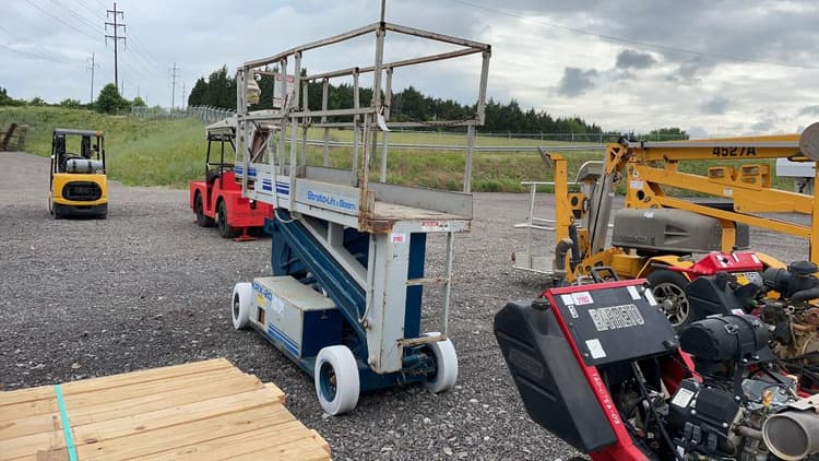 Strato-Lift KRX-20 Other Equipment Lifts for Sale | Tractor Zoom