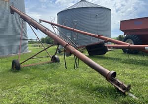 SOLD - Sudenga 8x30 Lot No. 37147 Harvesting with 30 Ft | Tractor Zoom