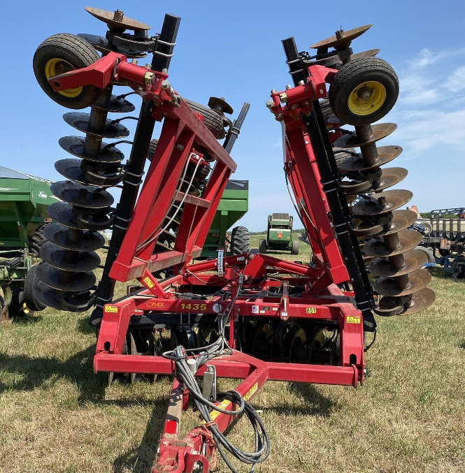 SOLD - Sunflower 1435 Tillage with 30 ft | Tractor Zoom
