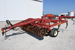 SOLD - Sunflower 4211 15' 11-shank disc chisel Tillage with 15 ft ...