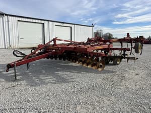SOLD - 1993 Sunflower 4311 Lot No. 4848 Tillage with 9 Shanks | Tractor ...