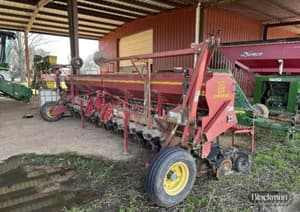 SOLD - Sunflower 9412 Lot No. 1015 Planting with 20 ft | Tractor Zoom