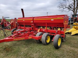 SOLD - Sunflower 9413-15 Lot No. 2808 Planting with 15 ft | Tractor Zoom