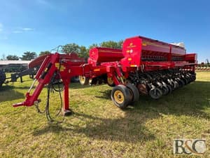 SOLD - Sunflower 9435 Lot No. 119 Planting with 40 ft | Tractor Zoom