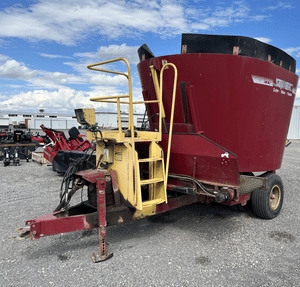 SOLD - Supreme 500 Hay and Forage | Tractor Zoom