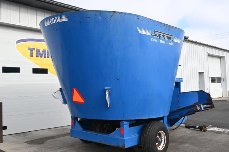 Supreme 600 Hay and Forage Grinders/Mixers for Sale | Tractor Zoom