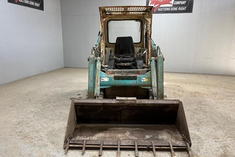 Takeuchi TL26 Construction Compact Track Loaders for Sale | Tractor Zoom