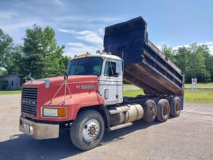 SOLD - 1990 Mack CH600 Lot No. 2012 Other Equipment with 952,974 mi | Tractor Zoom