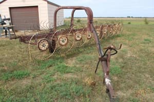 SOLD - Tonutti 9 Wheel Rake Hay and Forage | Tractor Zoom
