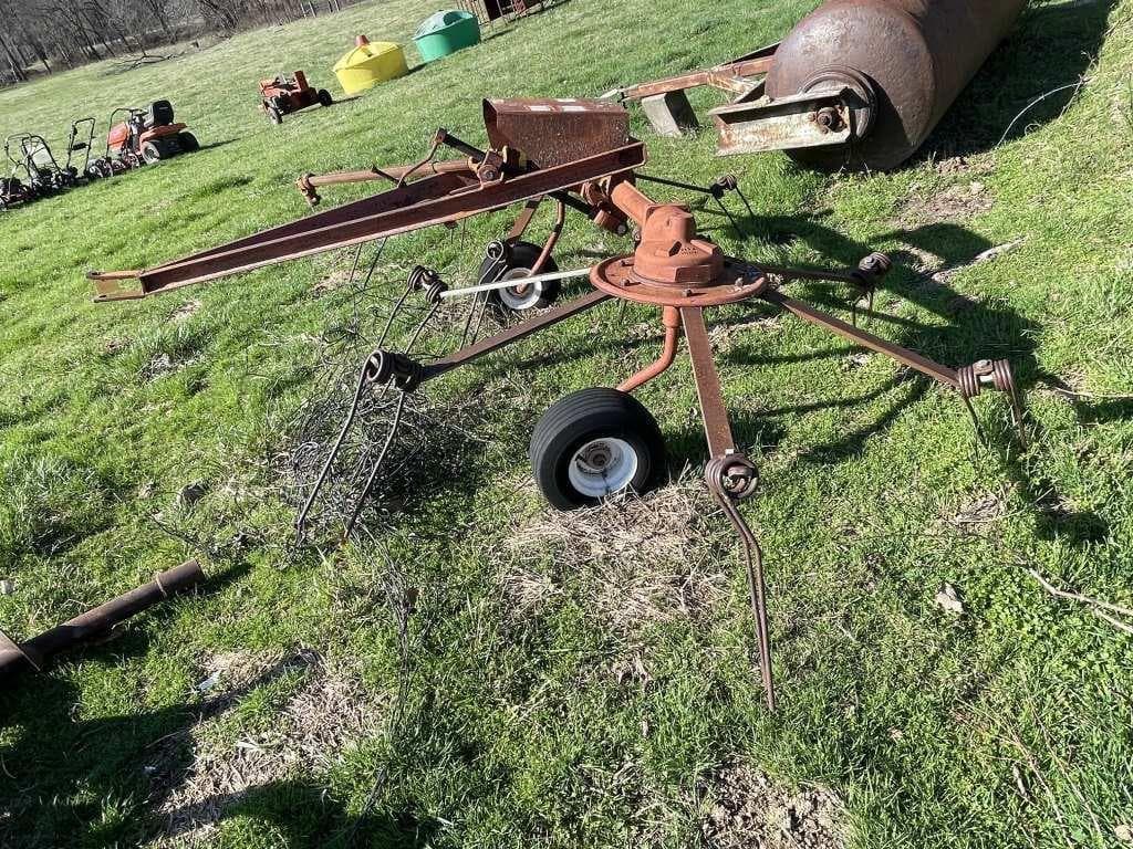 Tonutti GT-310 Hay and Forage Hay - Rakes/Tedders for Sale | Tractor Zoom