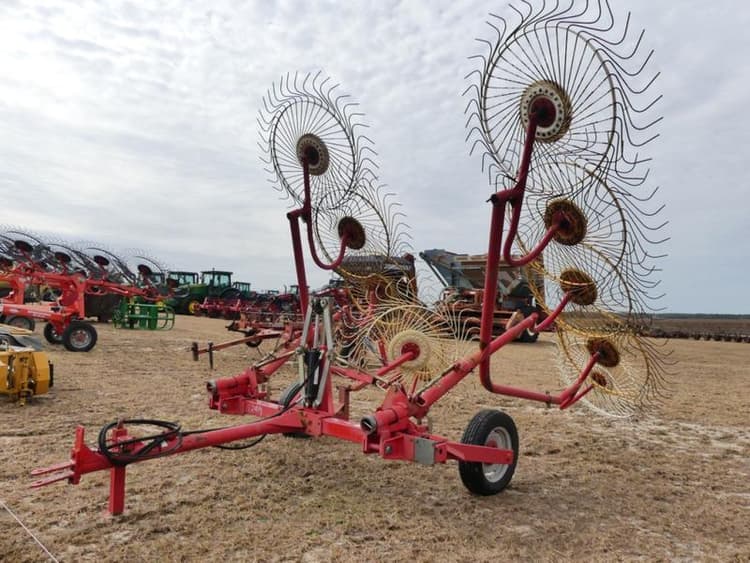Tonutti RCS10 Hay and Forage Hay - Rakes/Tedders for Sale | Tractor Zoom