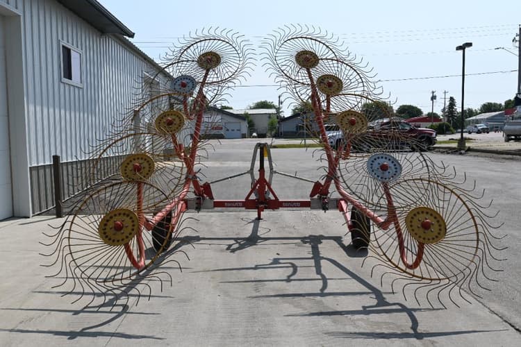 Tonutti RCS10 Hay and Forage Hay - Rakes/Tedders for Sale | Tractor Zoom