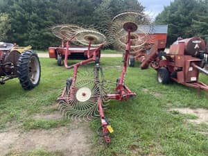 SOLD - Tonutti RCS8 8 wheel rake Hay and Forage | Tractor Zoom