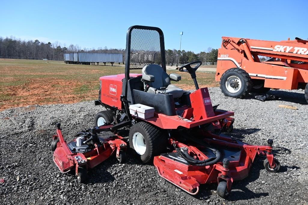 SOLD - Toro Groundsmaster 4000D Other Equipment with 64 inches ...