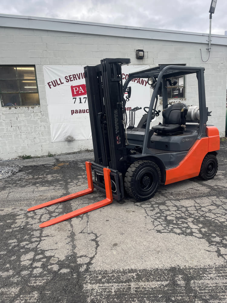 Toyota 8FGCU25 Construction Forklifts for Sale | Tractor Zoom