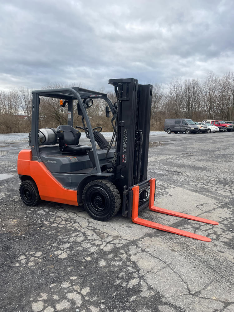 Toyota 8FGCU25 Construction Forklifts for Sale | Tractor Zoom