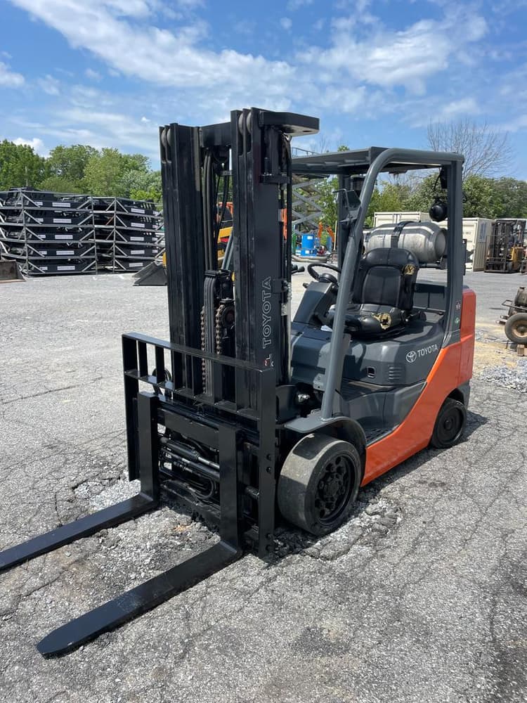 Toyota 8FGCU30 Construction Forklifts for Sale | Tractor Zoom