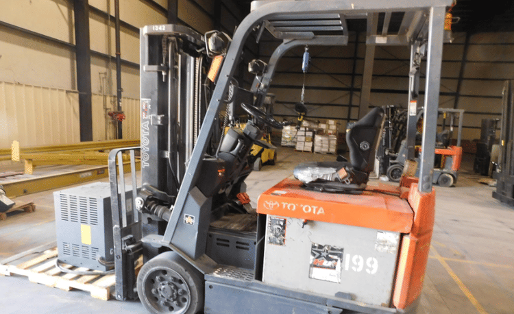 Toyota 7FBCU25 Construction Forklifts for Sale | Tractor Zoom
