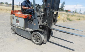 SOLD - Toyota 7FBCU25 Construction with 30,833 Hrs | Tractor Zoom