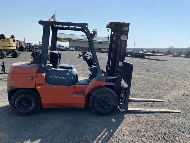 Toyota 7FGU35 Construction Forklifts for Sale | Tractor Zoom
