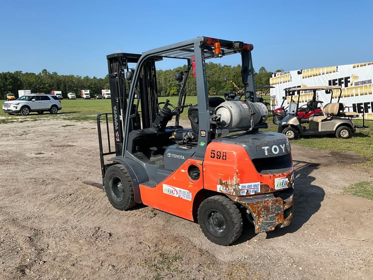 Toyota 8FGU25 Construction Forklifts for Sale | Tractor Zoom