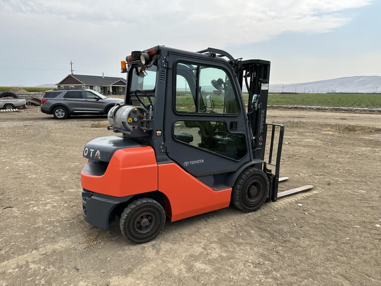 Toyota 8FGU25 Construction Forklifts for Sale | Tractor Zoom