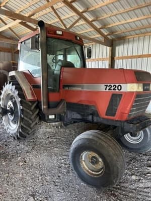 SOLD - Case IH 7220 Lot No. 1118 Tractors with 713 Hrs | Tractor Zoom