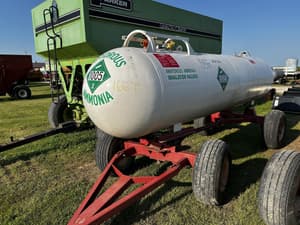 SOLD - Trinity 1000 Chemical Applicators with 1,000 Gal | Tractor Zoom