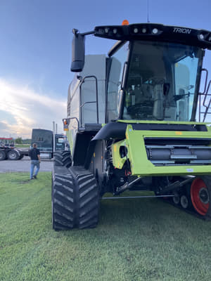 SOLD - 2023 CLAAS Trion 740TT Stock No. EQ0072830 Combines with 145 Hrs ...