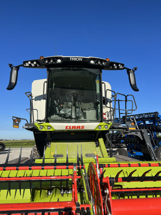 2023 CLAAS Trion 740TT Combines Class 7 for Sale | Tractor Zoom