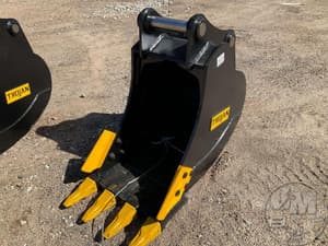 SOLD - TROJAN 120CL 24” HD DIG BUCKET Construction | Tractor Zoom