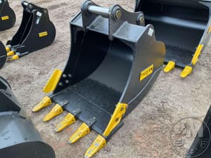 SOLD - TROJAN 120CL 36" HD DIG BUCKET Construction | Tractor Zoom