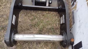 SOLD - TROJAN 120CL STICK PIVOT HYDRAULIC THUMB Construction | Tractor Zoom