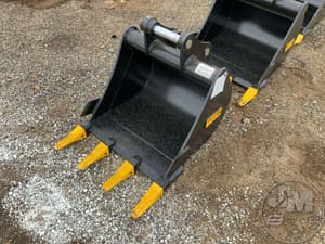 SOLD - TROJAN 35CL 24" HD DIG BUCKET Construction | Tractor Zoom
