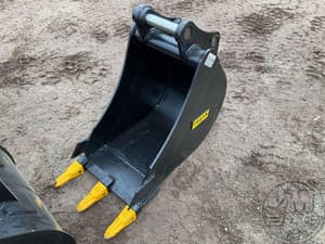 SOLD - TROJAN 50CL 18" HD DIG BUCKET Construction | Tractor Zoom
