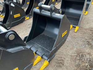 SOLD - TROJAN 80CL 30" HD DIG BUCKET Construction | Tractor Zoom